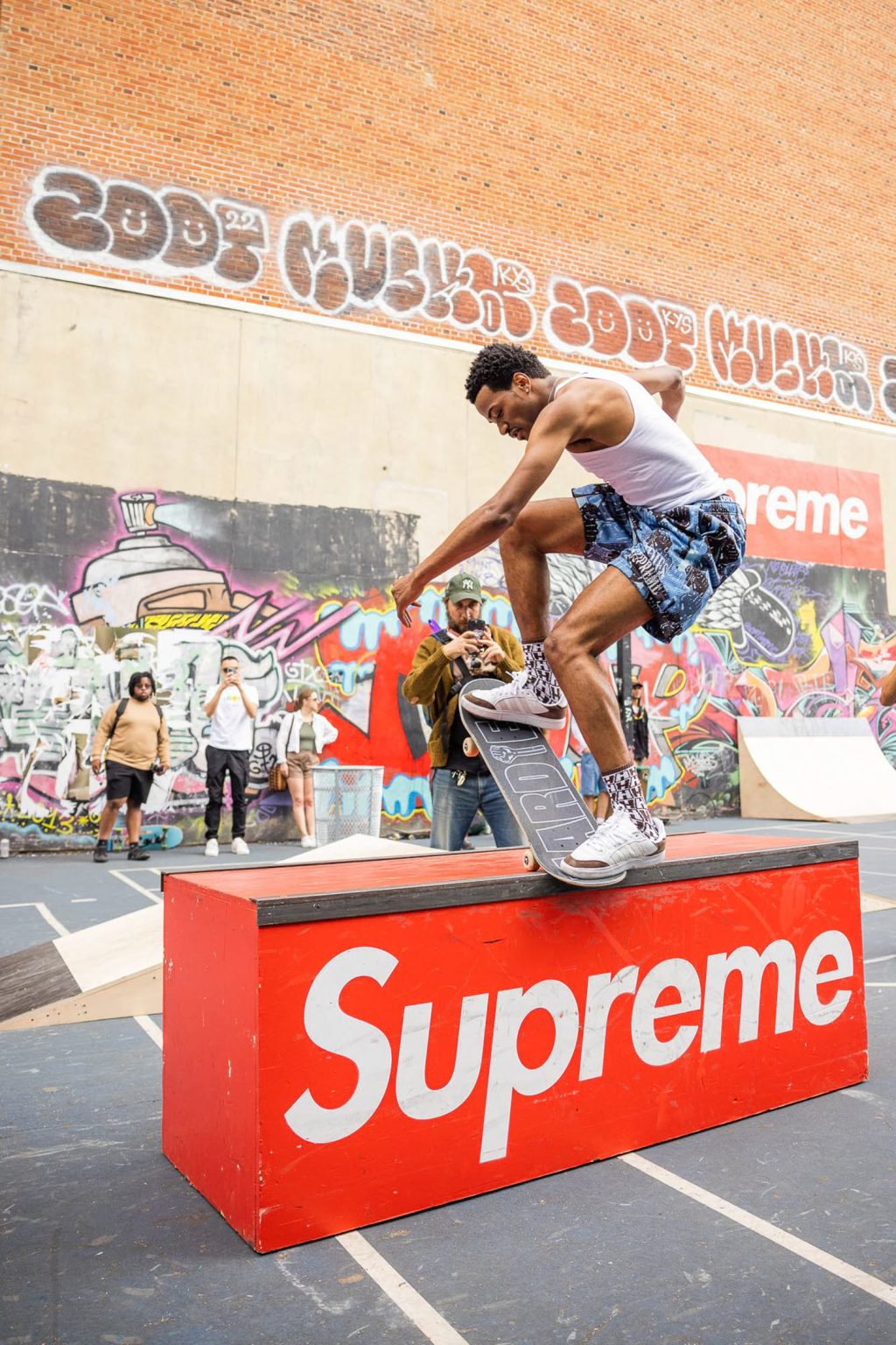 The Origins of Supreme Clothing – Ewanity Marketing